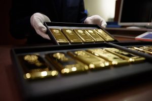 KILAU EMAS 2025: ANTARA PELUANG DAN RISIKO DI BALIK REKOR TERTINGGI ...